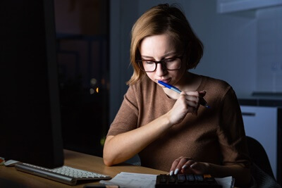 How To Stop Going To Bed Late At Night (Bedtime Procrastination)