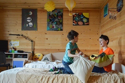 What Age Should Siblings Stop Sharing A Room?